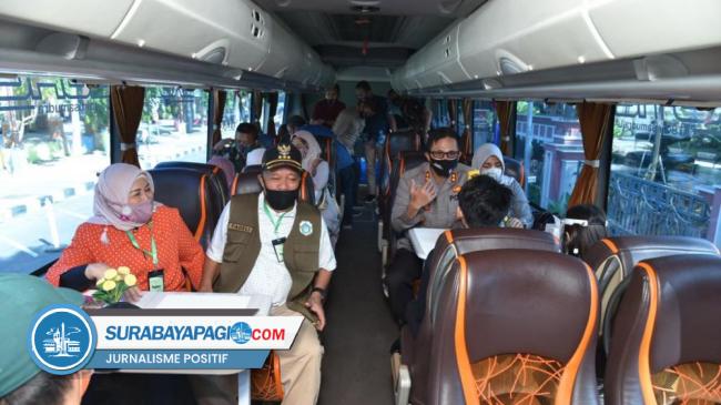 Carteran Sepi Karena Pandemi, Bus Ini Disulap Jadi Cafe Berjalan